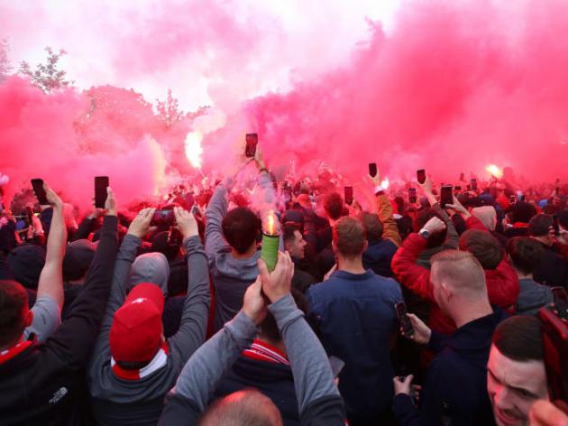 Madrid Bar Owners Voice Fear of English 'Hooligans' as 70,000 Liverpool ...