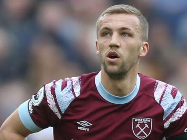 Chelsea still fuming at Tomas Soucek handball and nominate West Ham man ...