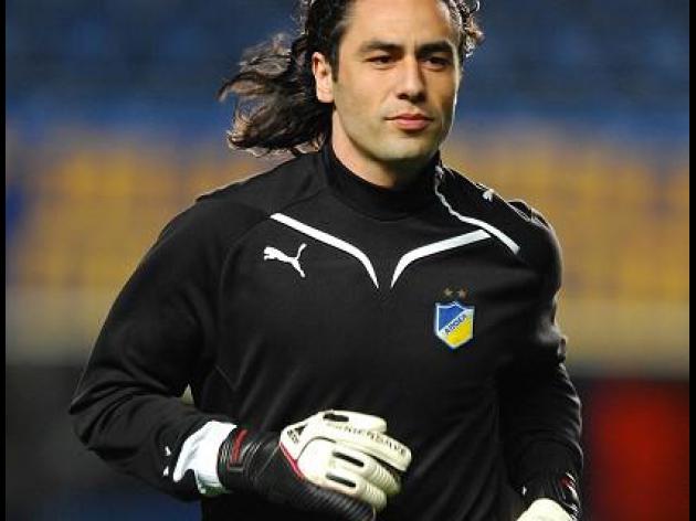 Chiotis heroics send APOEL through