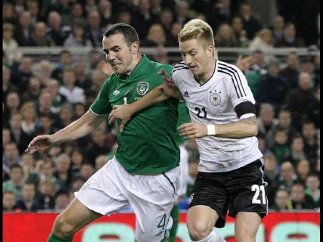 Reus and Kroos help Germany cruise