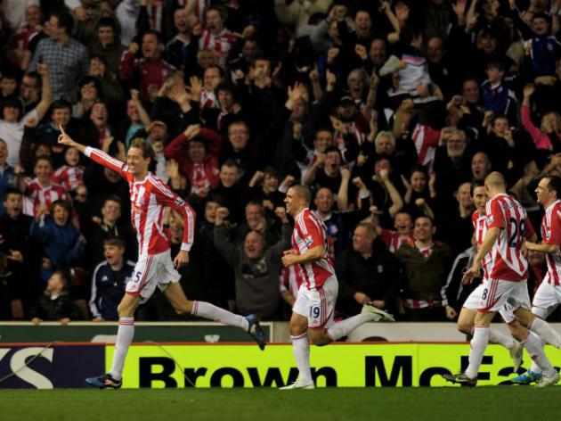 On This Day in Football History - March 24: Xavi Makes Debut, Peter ...