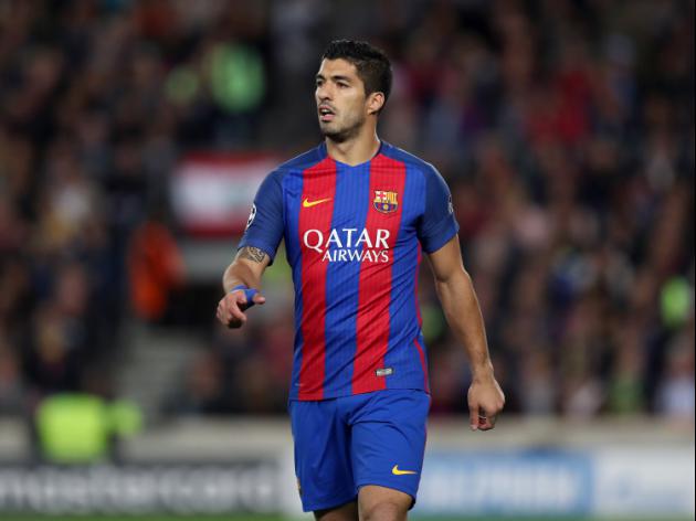 Barcelona's Luis Suarez hit by knee injury on eve of new season
