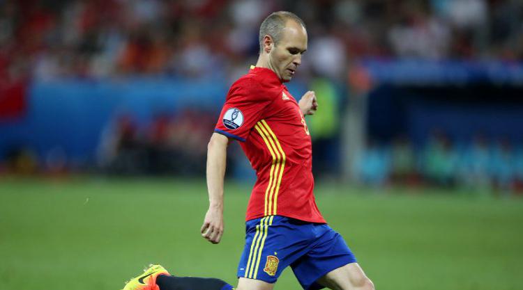Iniesta impressed with Italy