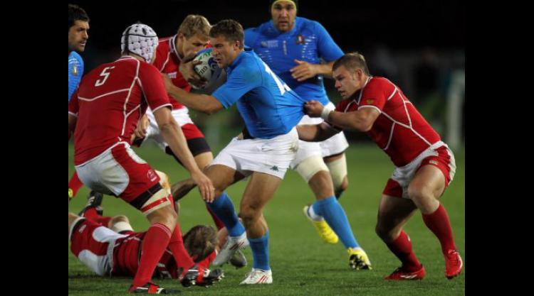Italy maul Russia for World Cup record win